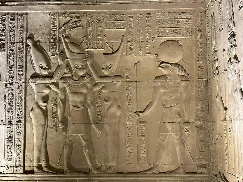 Circuit Egypte > Déesses du Nil et Old Palace | LeComparateur.fr